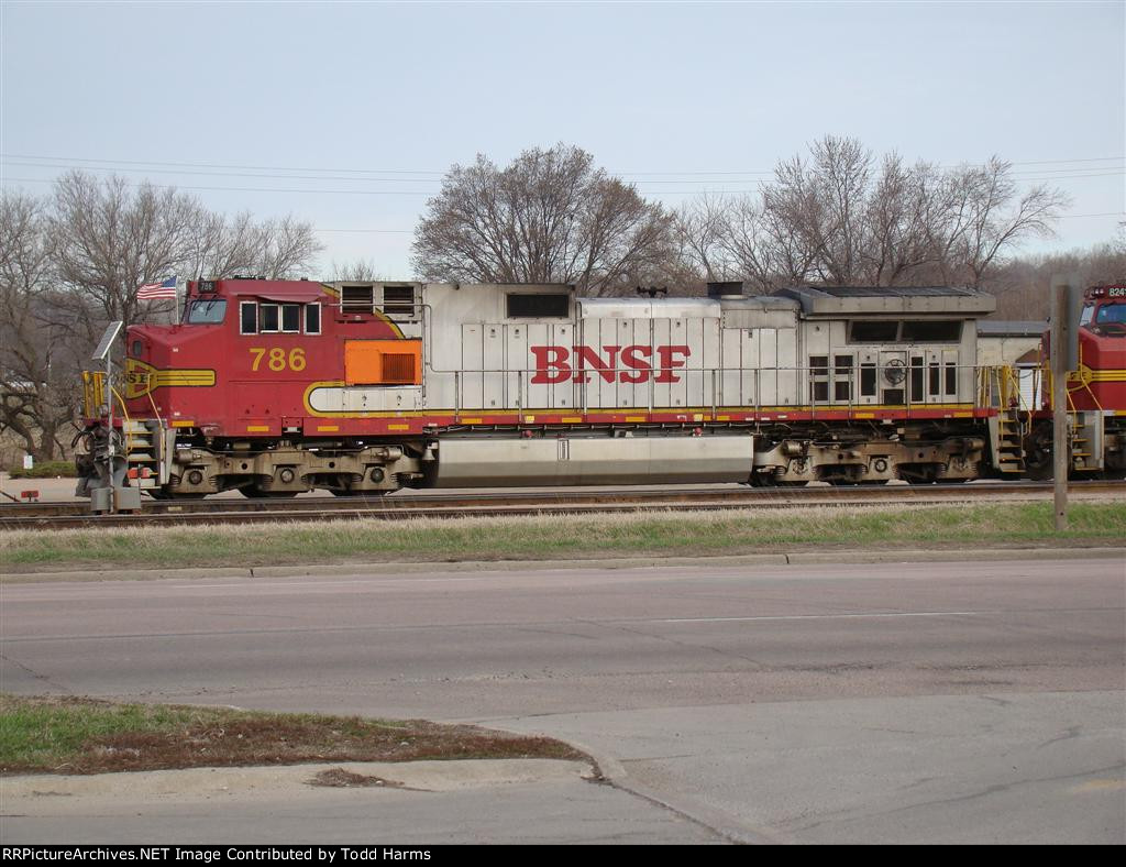 BNSF 786